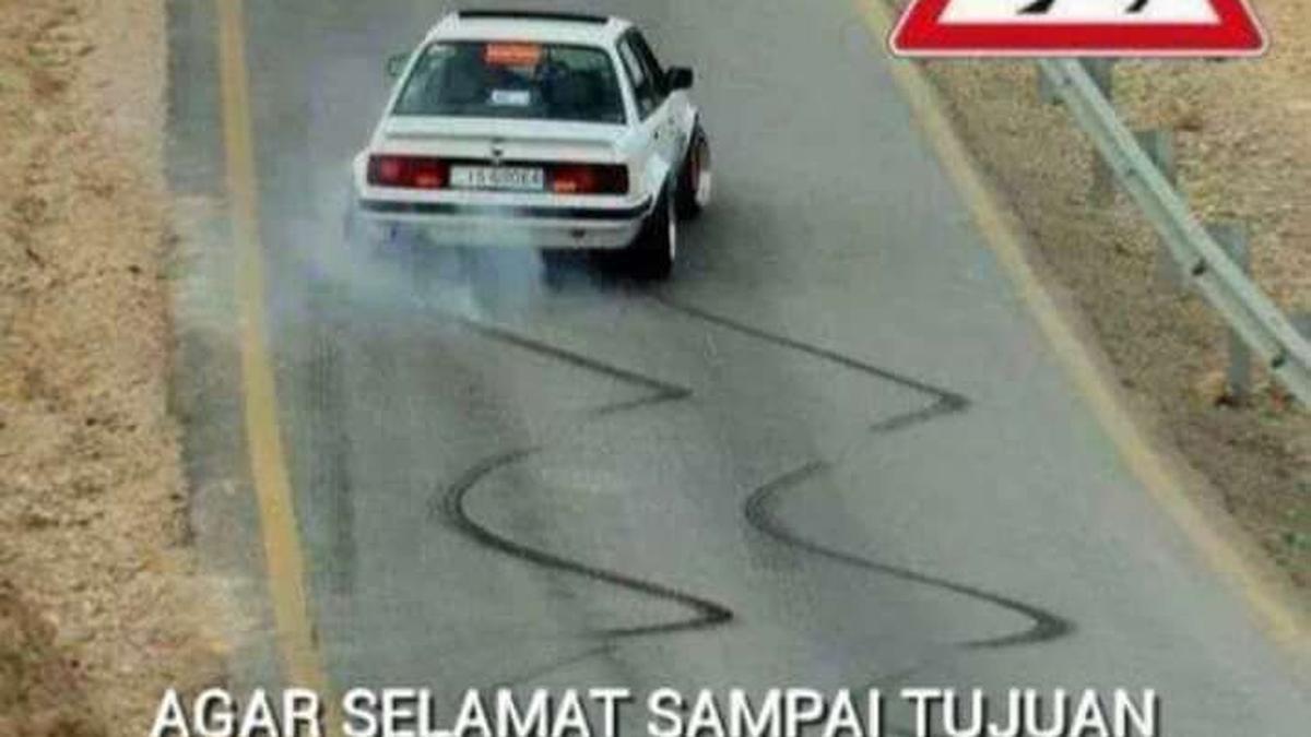 9 Meme Super Kocak Rambu Lalu Lintas, Sukses Bikin Ketawa Berat ...