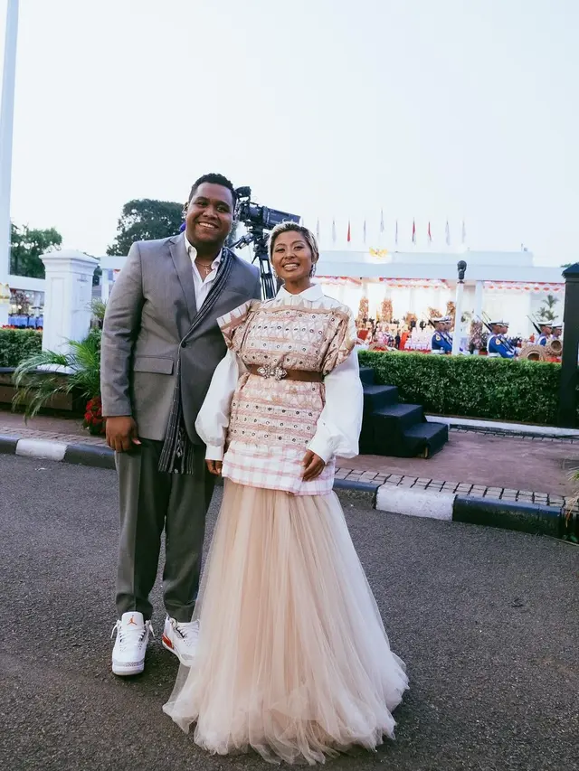 Tampil di Upacara 17 Agustus, Ini 6 Potret Menawan Dira Sugandi - Hot ...