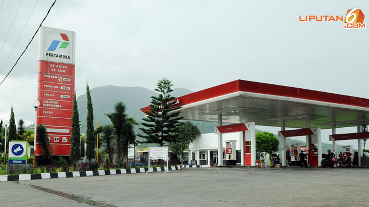 Ada Lonjakan 5.000 Mobil di SPBU KM 19 Tol Cikampek Malam Ini