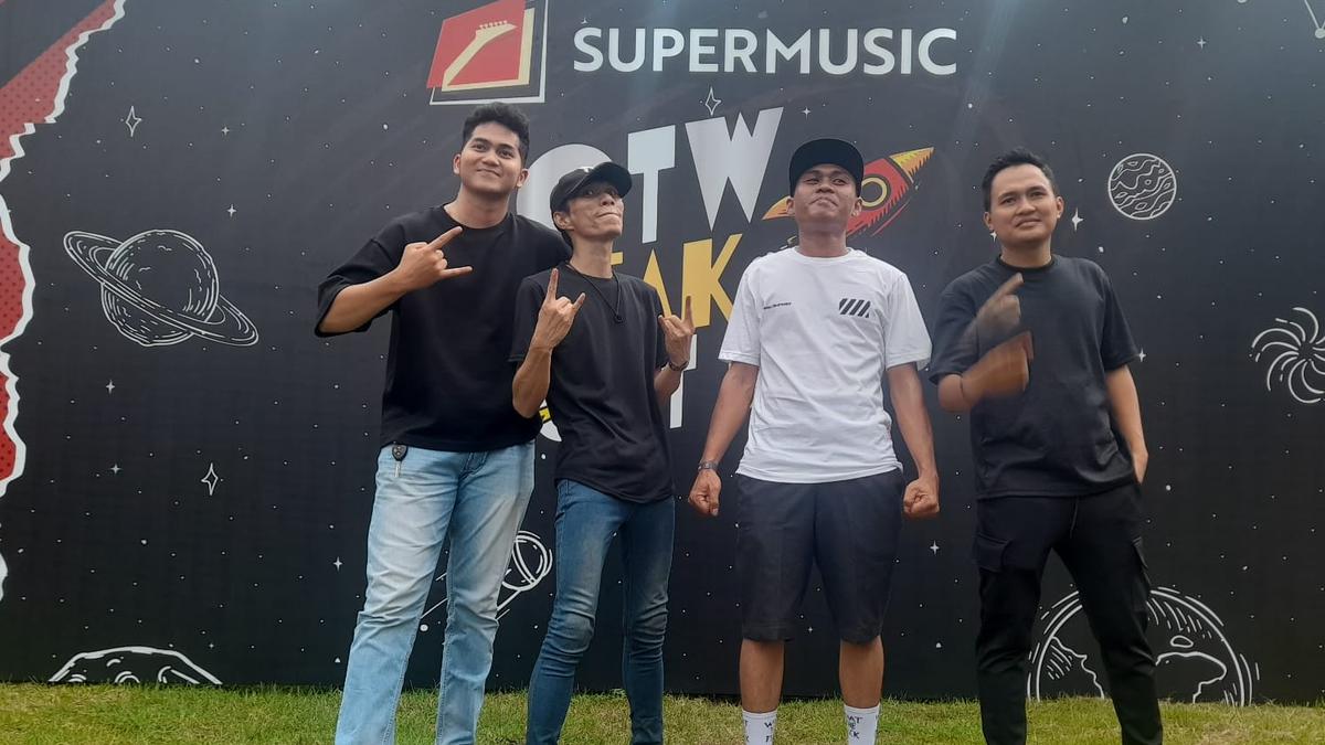 Gebrakan Perdana OTW Break Out Day 2025 di Cirebon, Musisi Lokal Tampil ...