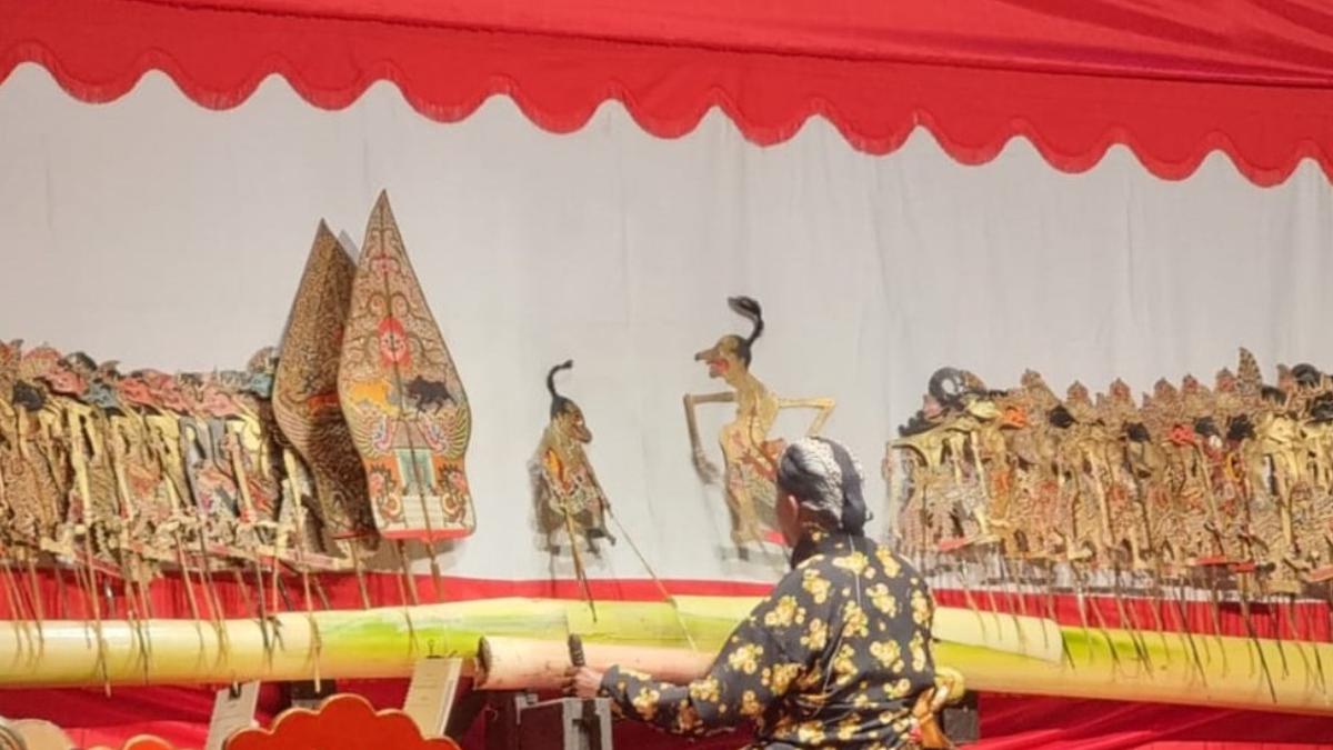 HUT ke-78 TNI di Suriname Dimeriahkan Pergelaran Wayang Kulit Bima ...