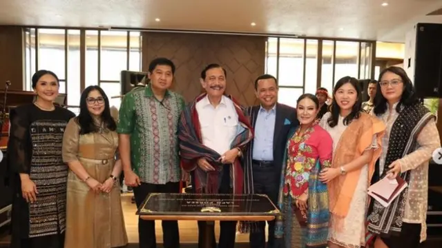 Membawa Makanan Batak dari Lapo Pinggir Jalan ke Ruangan Restoran Mewah ...