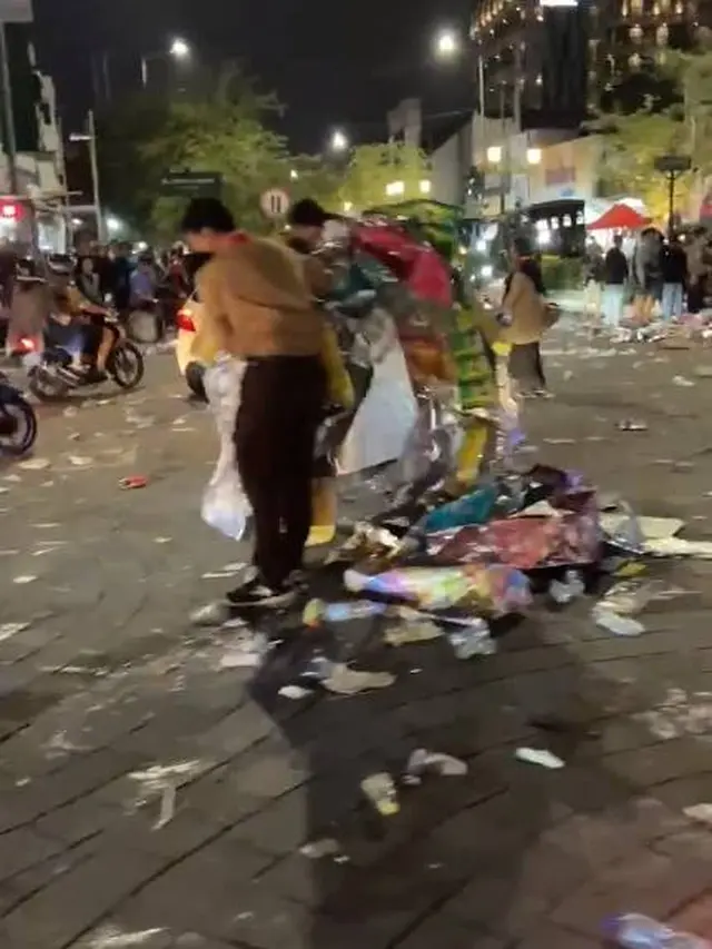 8 Potret Usai Perayaan Tahun Baru 2024 di Jogja yang Tinggalkan ...