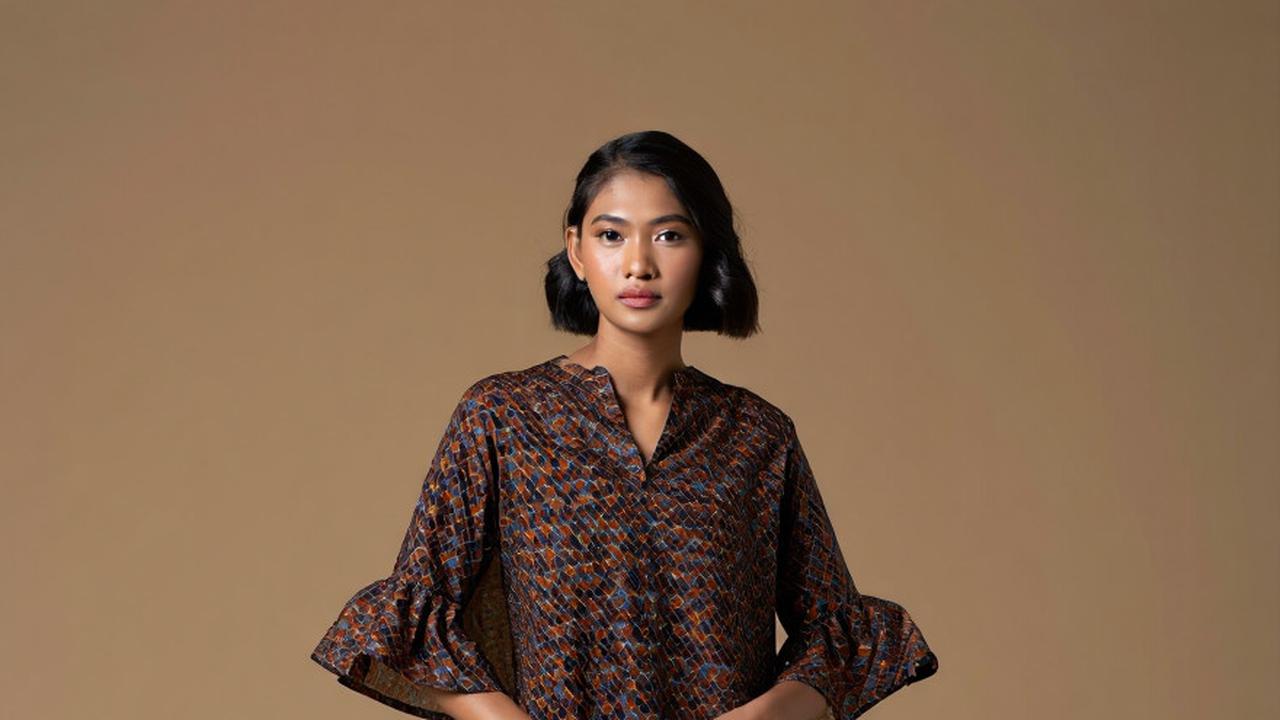 11 Model Tunik Batik Belah Samping Kanan Kiri Tren 2025, Siap Lengkapi ...