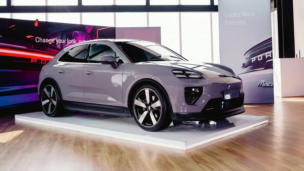 Porsche Macan EV Debut di Indonesia dengan Harga Rp 2,4 Miliar