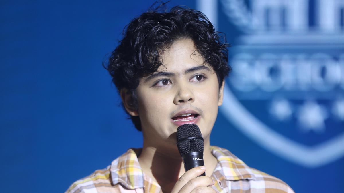 Aliando Tak Muncul di Poster Serial A+ Jadi Sorotan Netizen, Fajar ...