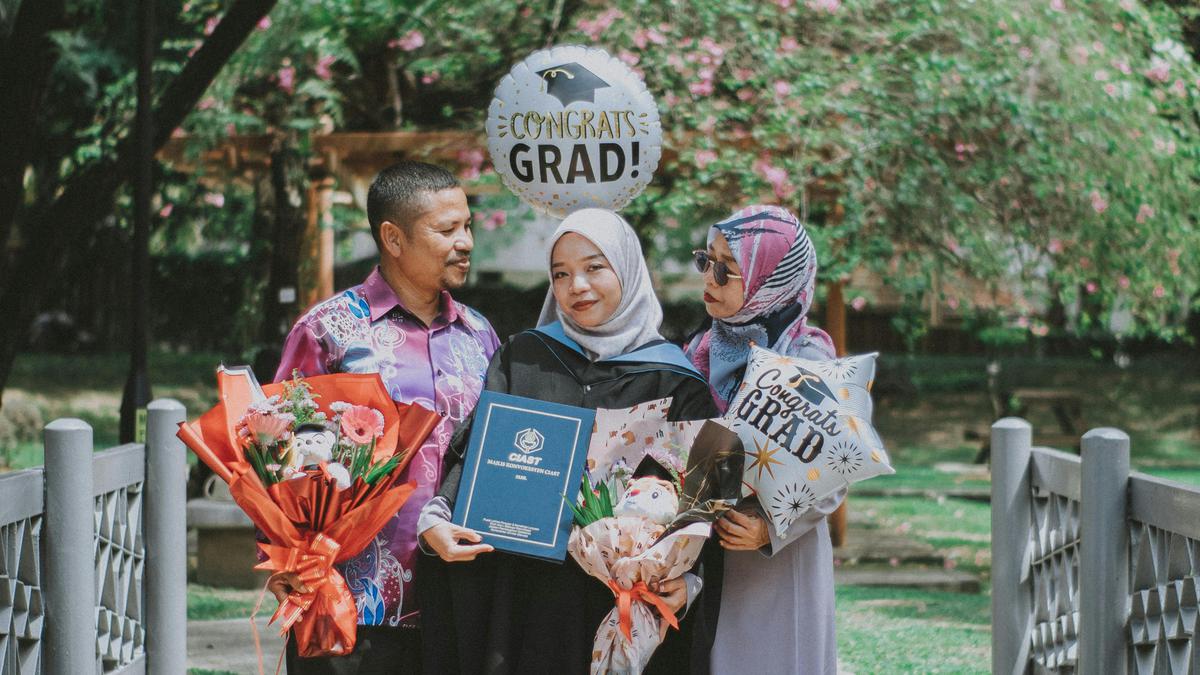 7 Rekomendasi Buket Bunga yang Cantik untuk Hadiah Wisuda