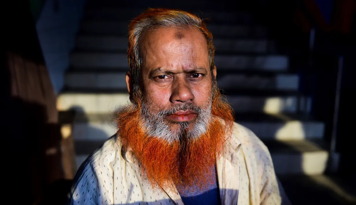 FOTO: Nyentrik, Tren Janggut Berwarna Oranye di Bangladesh - Foto ...