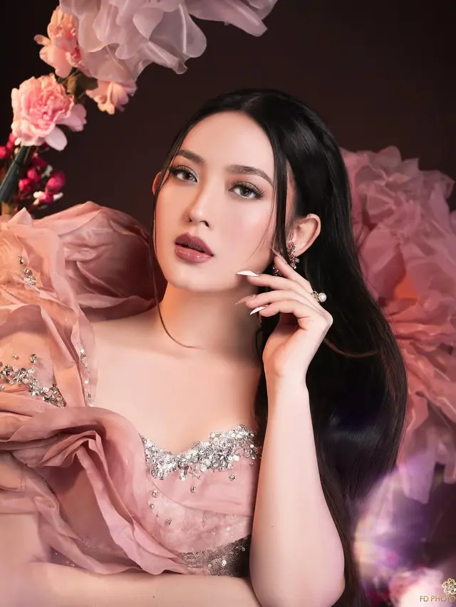 Outfit Natasha Wilona Bernuansa Floral Pastel, Bak Putri dari Negeri ...