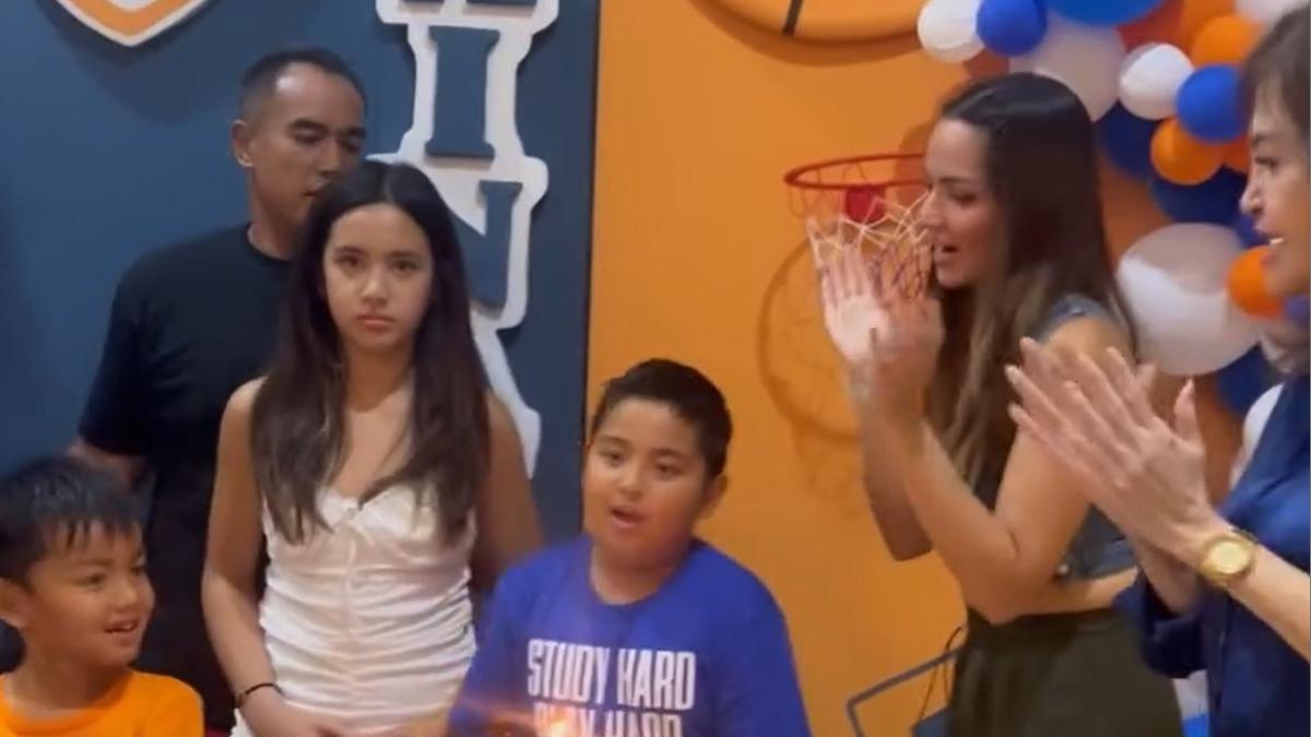 Potret Ulang Tahun Mainaka Anak Nia Ramadhani, Penampilan Mikhayla Jadi ...