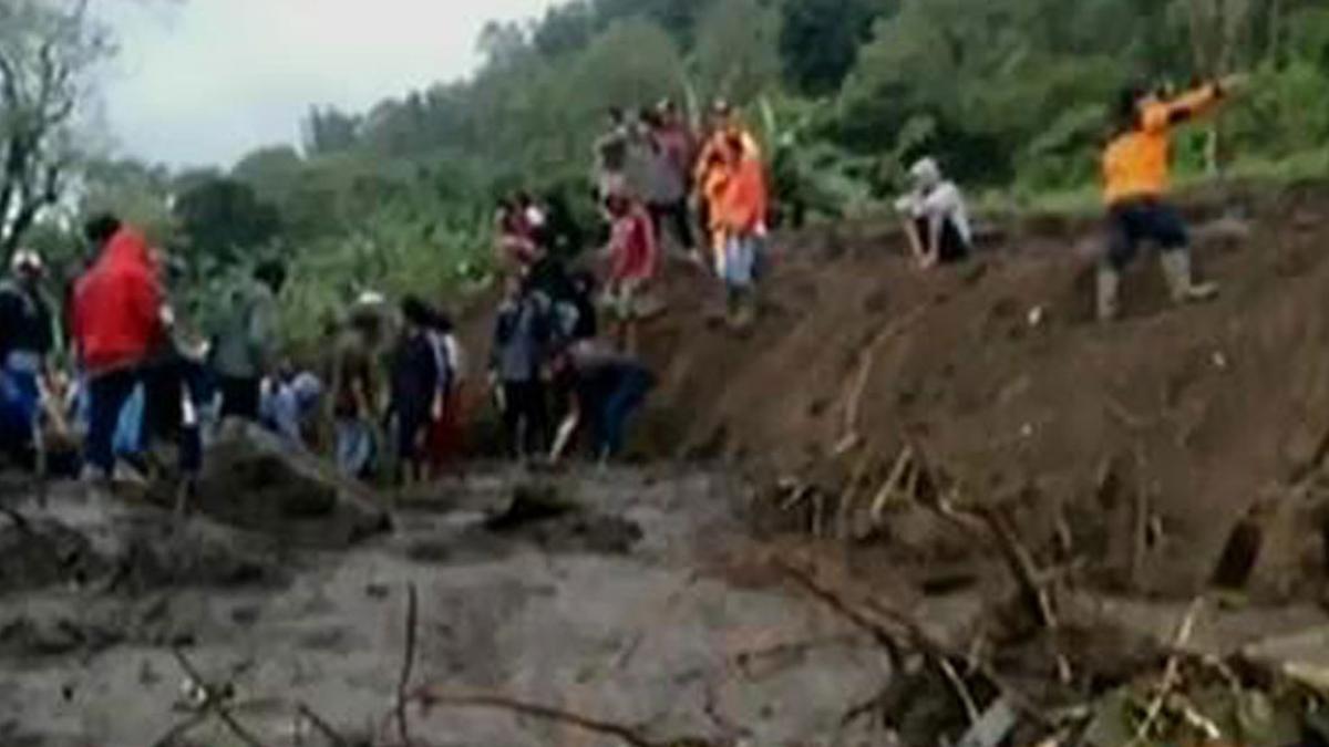 VIDEO: Belasan Warga Kintamani Bali Tewas Tertimbun Longsor - TV Liputan6.com