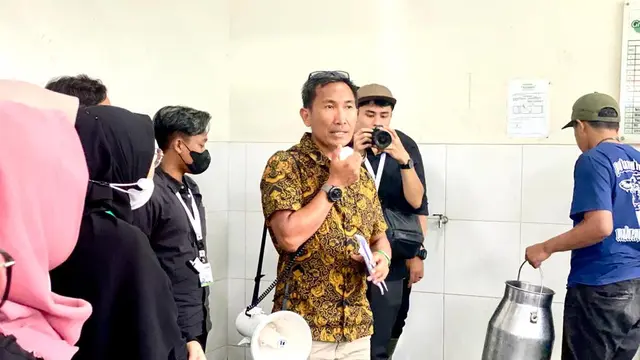 Tak Cuma Produksi Susu, Peternakan Sapi Perah di Malang Ikut Jaga ...