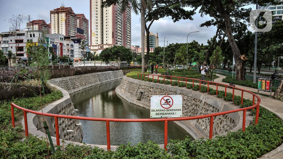 FOTO: Mengunjungi Taman Biotrans di Jakarta - Foto Liputan6.com