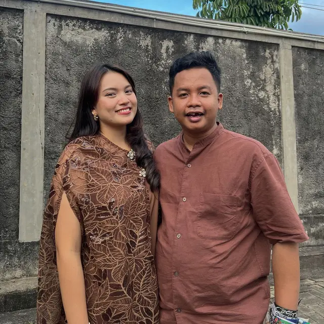 Potret Mesra Dustin Tiffani dan Ditha Rizky Amalia, yang Kini Resmi Bertunangan - Citizen6 ...