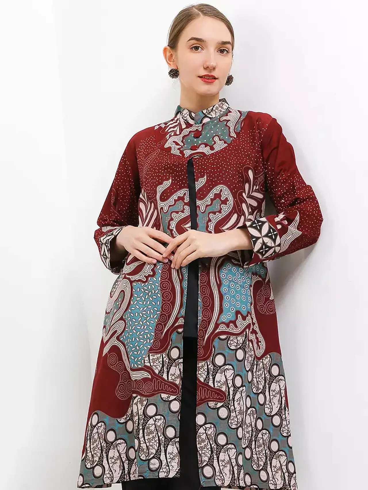 7 Model Batik Tunik Wanita, Stylish untuk Kerja hingga Acara Formal - Citizen6 Liputan6.com