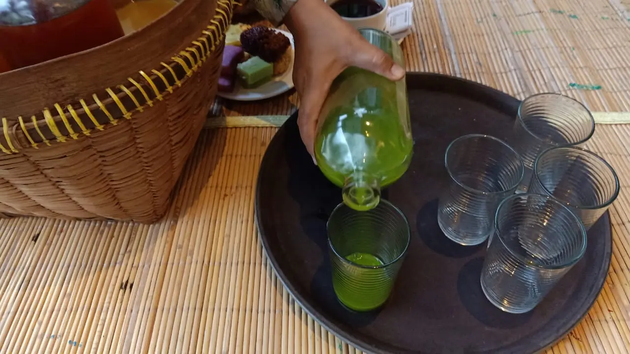 Pojok Jamu Tradisional di Sudut Hotel Bintang Lima, Bikin Penasaran ...