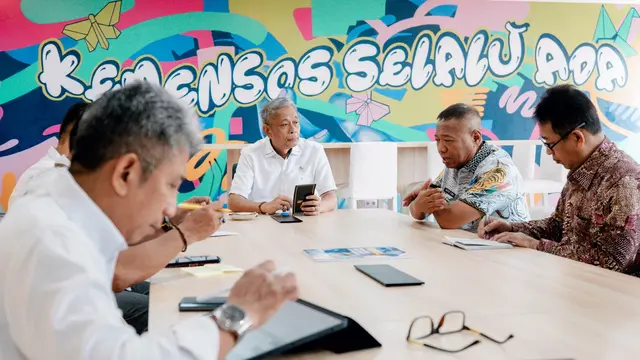 Bahas Sekolah Rakyat, Wamensos Agus Jabo Terima Kunjungan Bupati ...