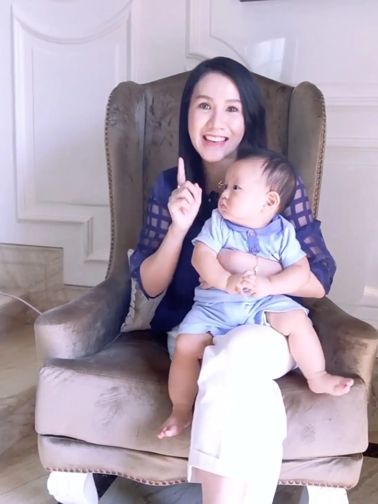 Selebgram Rensia Sanvira Sebut Popok Nyaman Teman Terbaik Anak Sejak ...