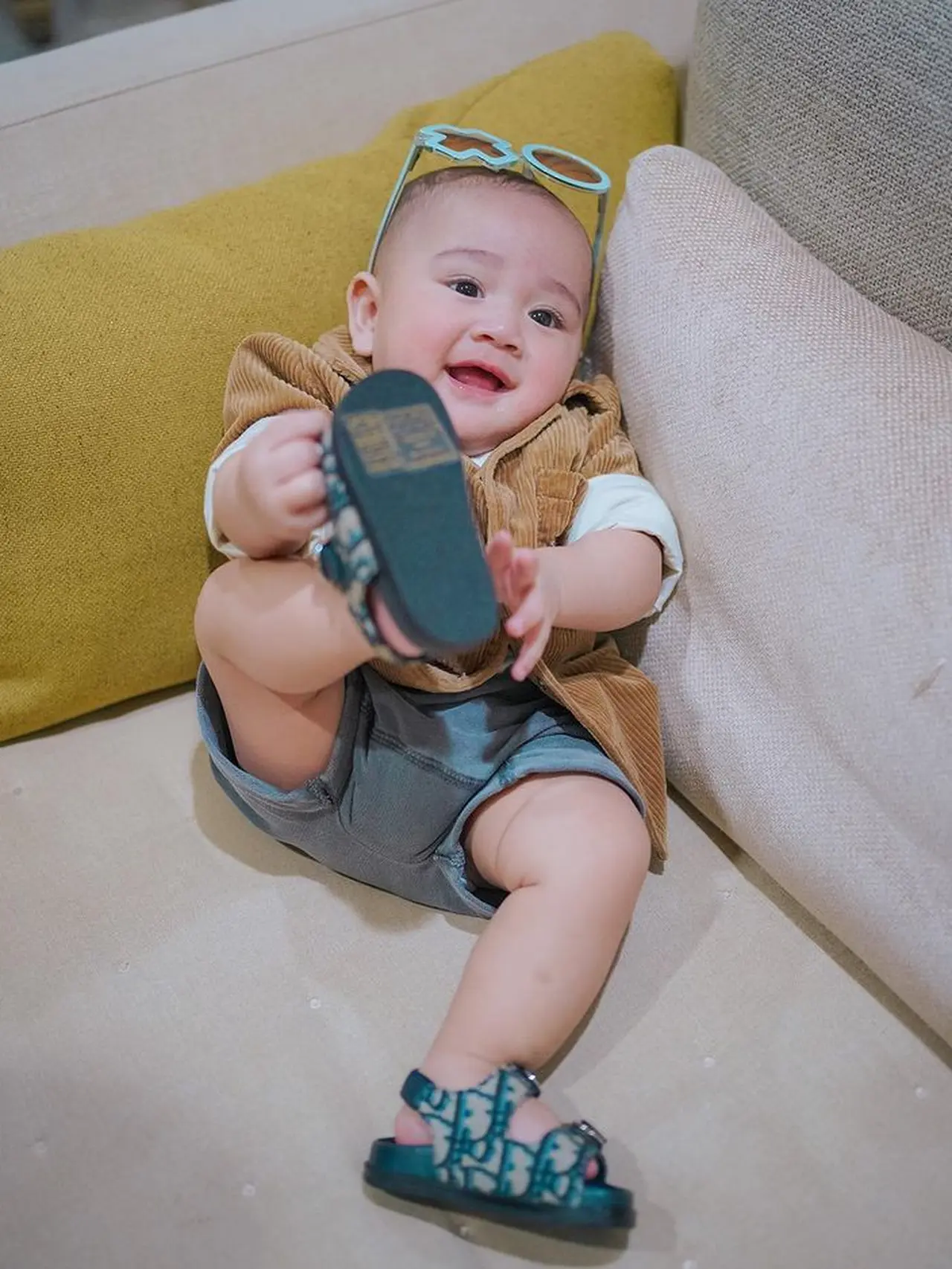 Potret Rayyanza yang Makin Menggemaskan, Disebut Bayi Sultan dan Jadi ...