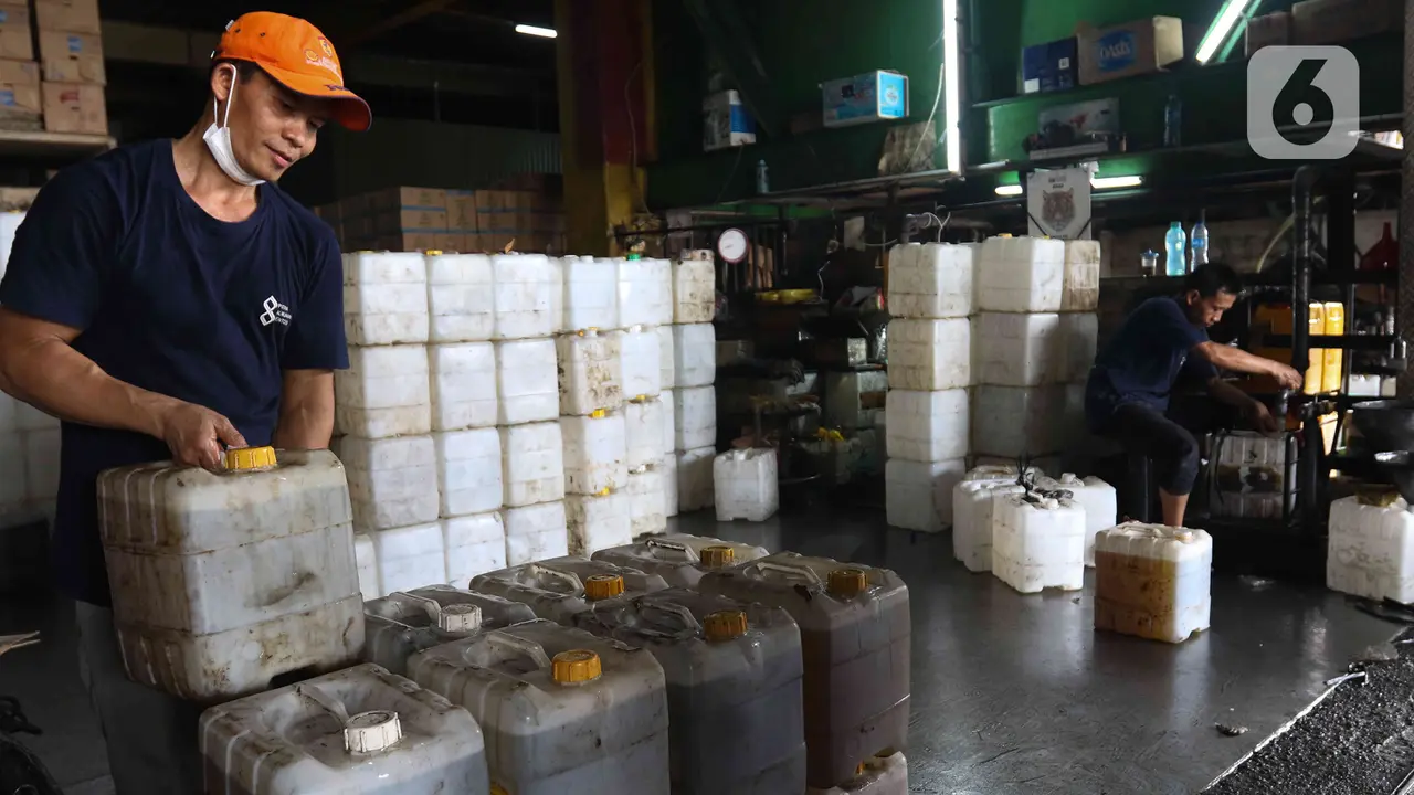 Mahal Banget, Harga Minyak Goreng Curah di Jakarta Tembus Rp 50 Ribu per Kg - Bisnis Liputan6.com