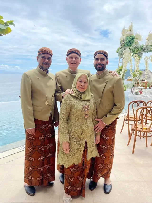 6 Potret Keluarga Sinclair di Prosesi Akad hingga Resepsi Pernikahan BCL dan Tiko - Hot Liputan6.com