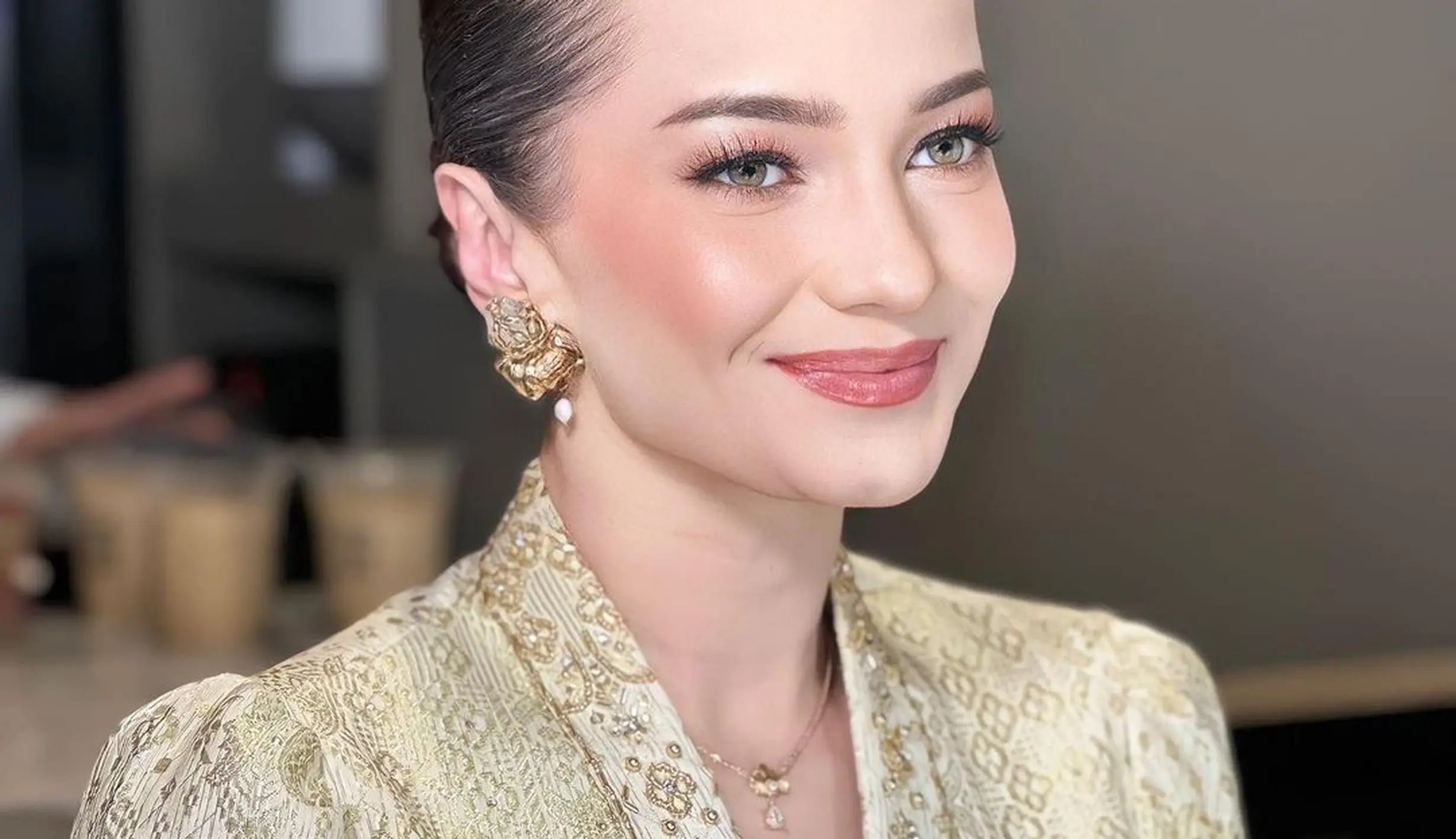 Detail Makeup Look Enzy Storia yang Banjir Pujian, Mulai dari Lamaran ...
