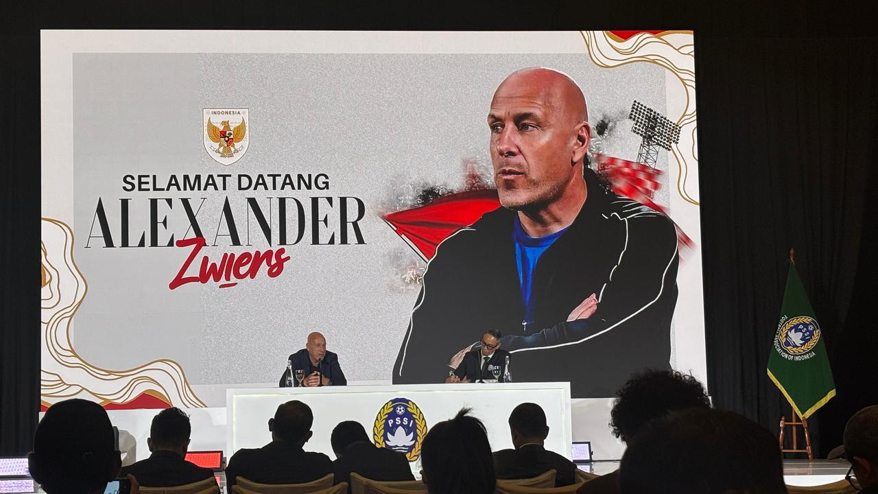 Fakta Unik Alexander Zwiers, Direktur Teknis PSSI yang Punya Istri ...