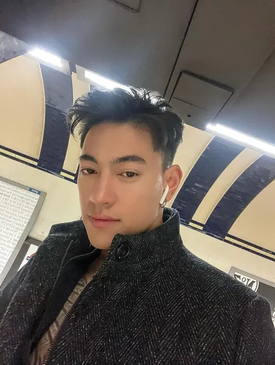 Potret Zee Keenan, Transgender Thailand Berdarah Indonesia yang Makin ...