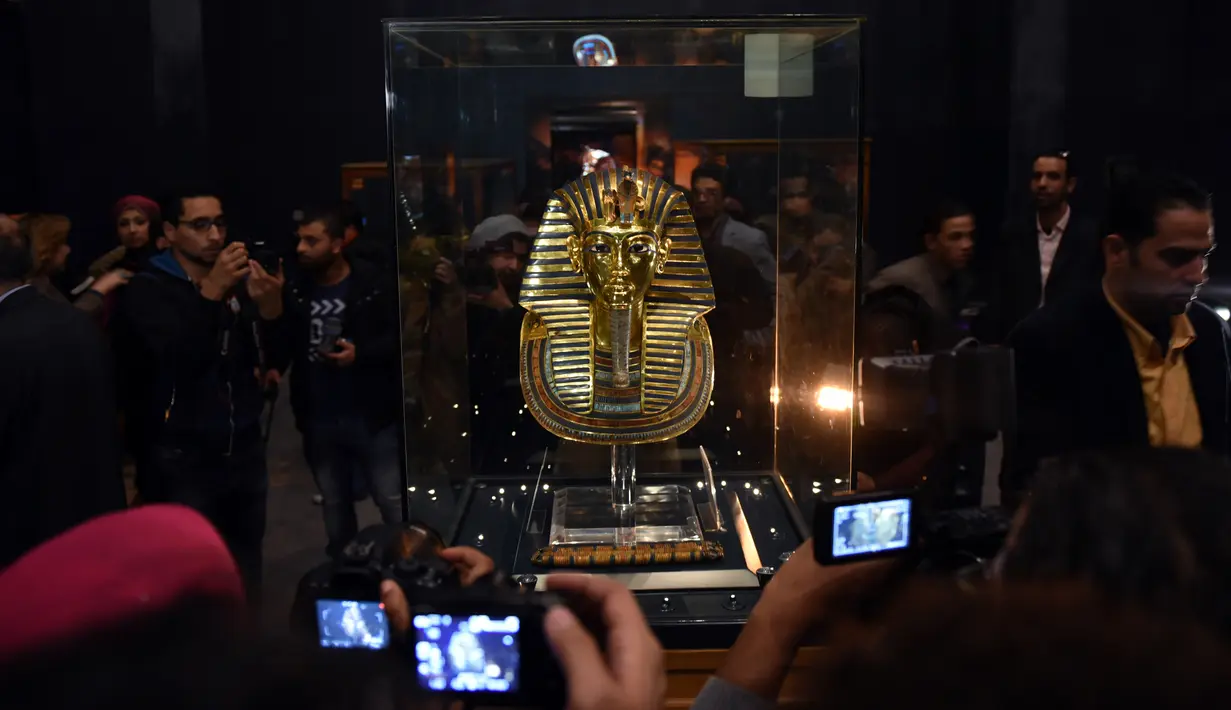 Selesai Diperbaiki, Topeng Tutankhamun Dikembalikan ke Museum - Foto ...