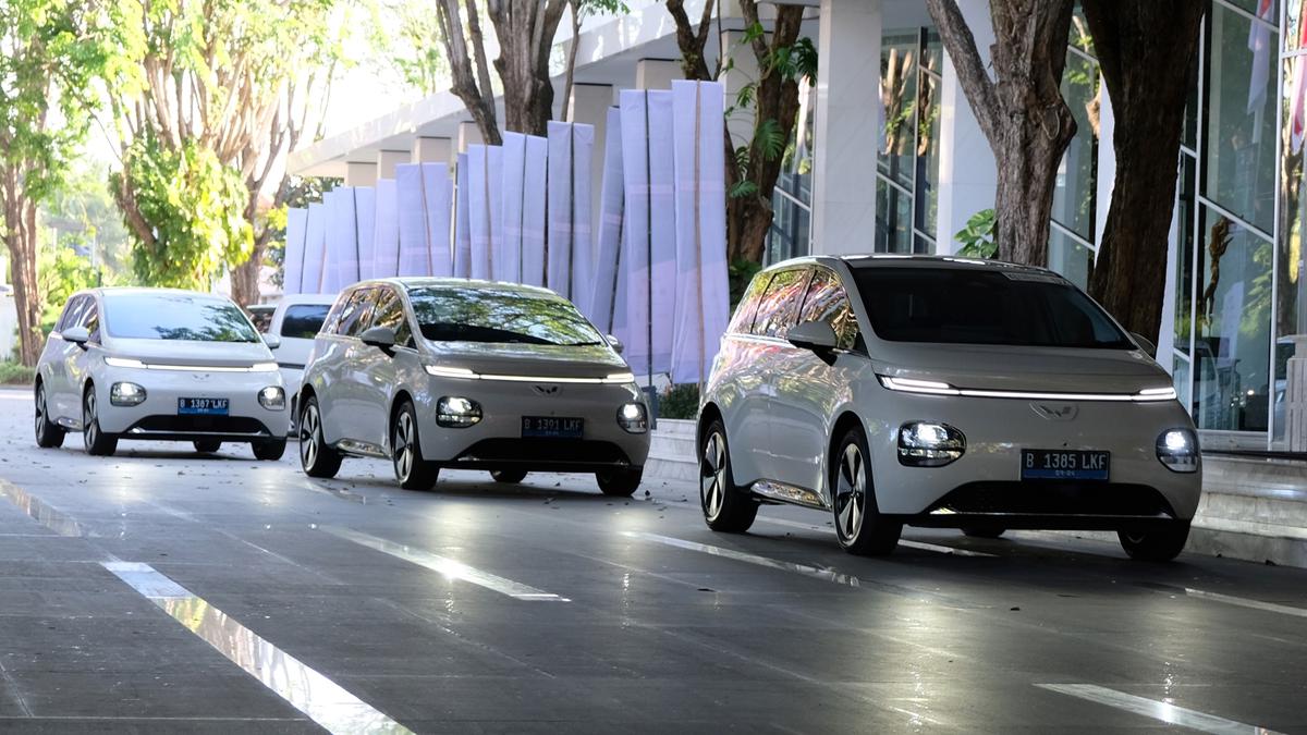 Wuling Kirim 10 Mobil Listrik Cloud EV Jadi Kendaraan Operasional PEVC 2024 - Otomotif Liputan6.com