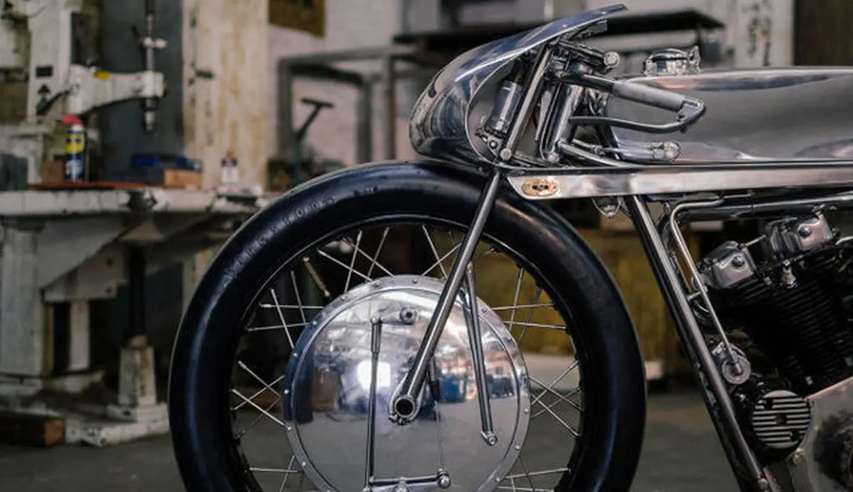 H-D Ironhead 1965 Cafe Racer - Photo Otosia.com