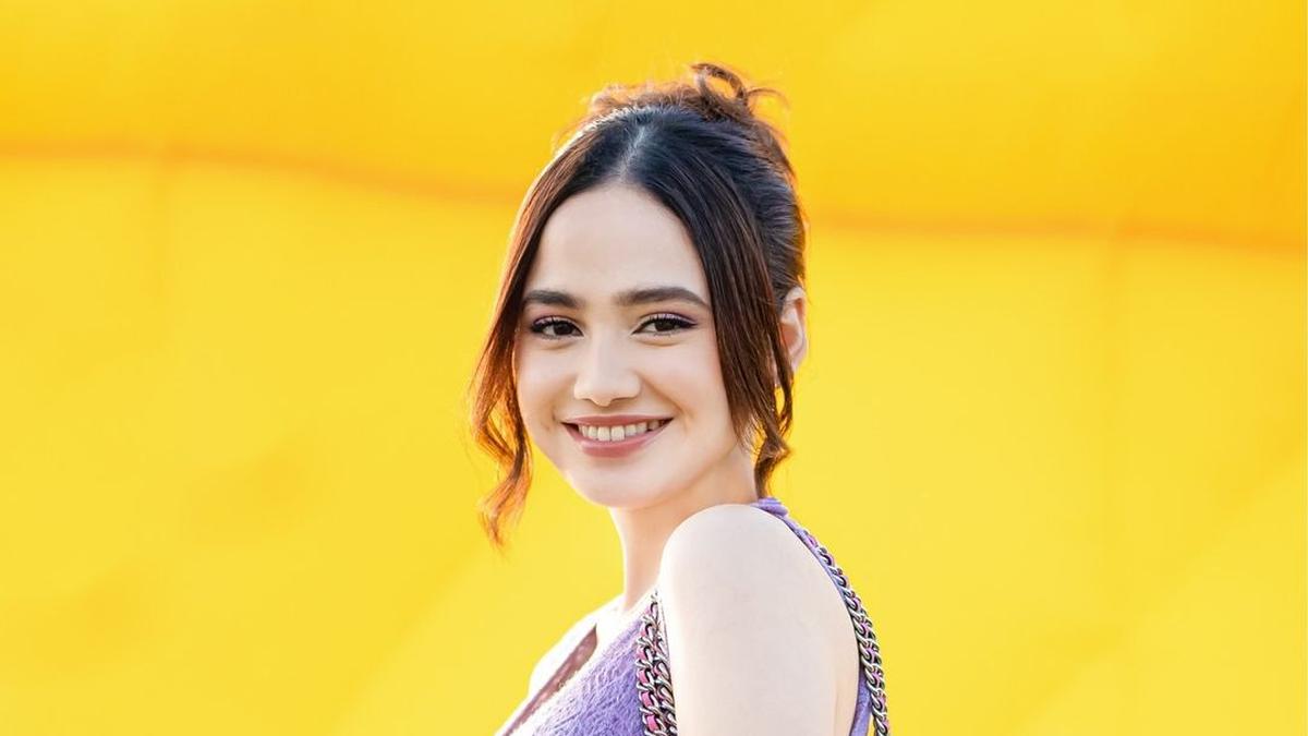 Lihat Penampakan Syifa Hadju dengan Dress Ungu, Cantiknya Mewah ...