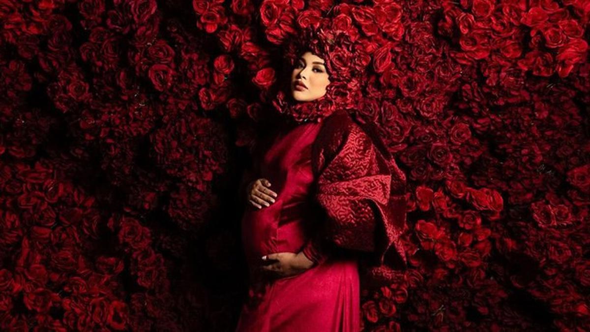8 Momen Maternity Shoot Aurel Hermansyah di Kehamilan Kedua, Banjir ...