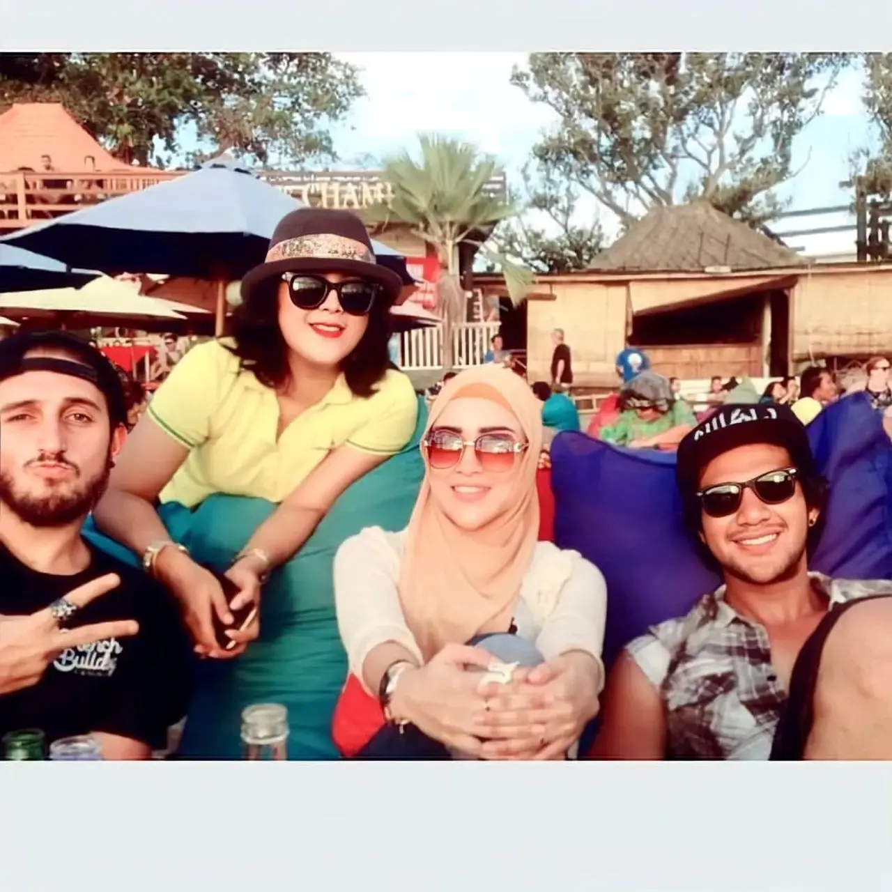 6 Potret Zeda Salim Bareng Rekan Artis, Foto Lawas dengan Ammar Zoni Curi Perhatian - Hot ...