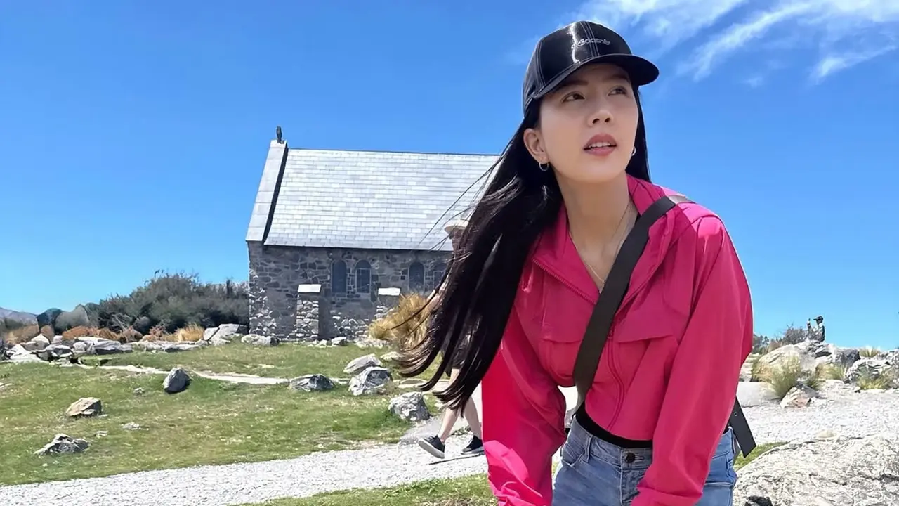 10 Potret Menawan Agnes Jennifer yang Disebut Mirip Jisoo Blackpink ...