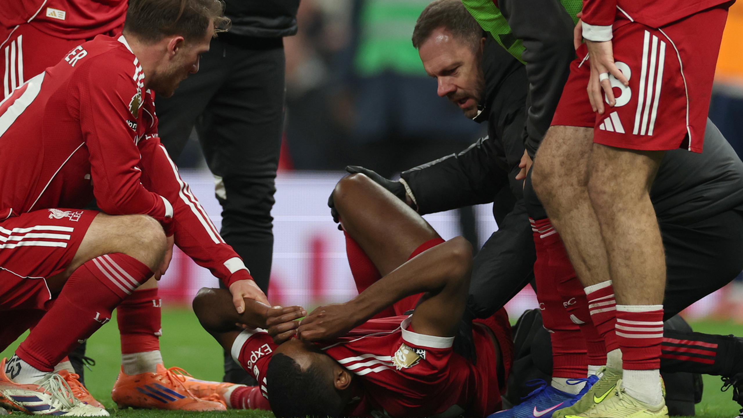 Nasib Alexander Isak di Liverpool: Baru Cetak Gol Langsung Cedera Lagi