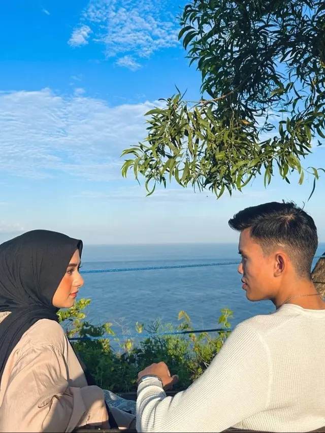 7 Potret Nadzira Shafa dan Iss Arffan Rilis Video Lagu Baru, Tetap Jaga ...