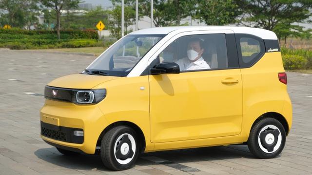 Sudah Dipamerkan, Wuling Pastikan Jual Mobil Listrik Imut Mini EV di ...