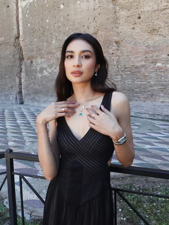 5 Artis Cantik Ini Bangga Gunakan Marganya Sebagai Nama Panggung ...